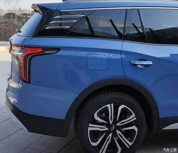 【图】差5毫米总长5米 红旗HS6设计够霸气！ 详询：4009602134 _汽车之家