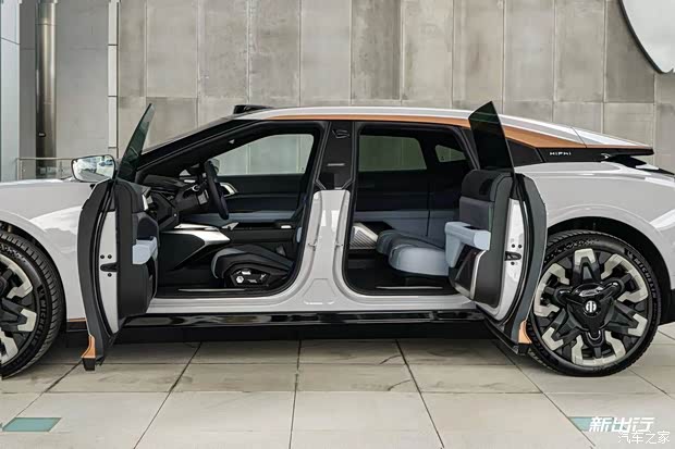 【图】新出行：静态体验高合HiPhi Z量产版 详询：4009727261 _汽车之家